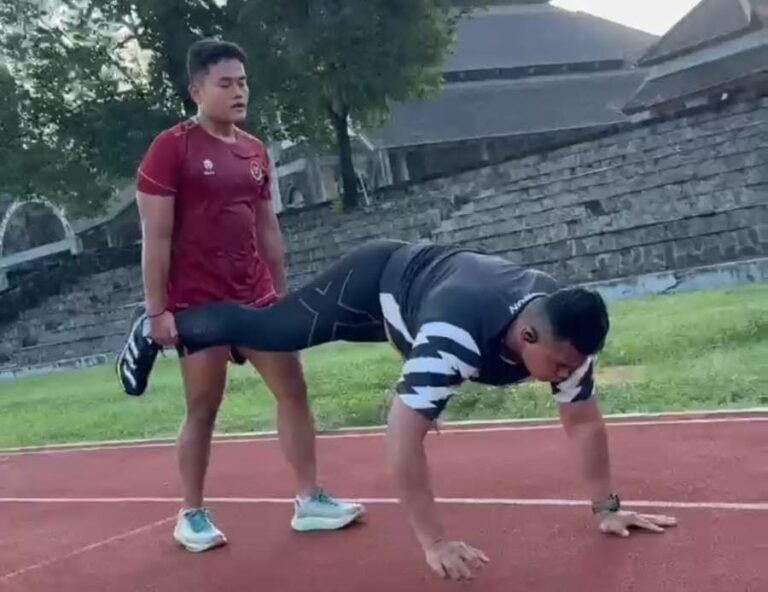 Gus Irvan Ma'dum Dan Kapten Windra Sanur Latihan Judo Di Solo, Siap ...